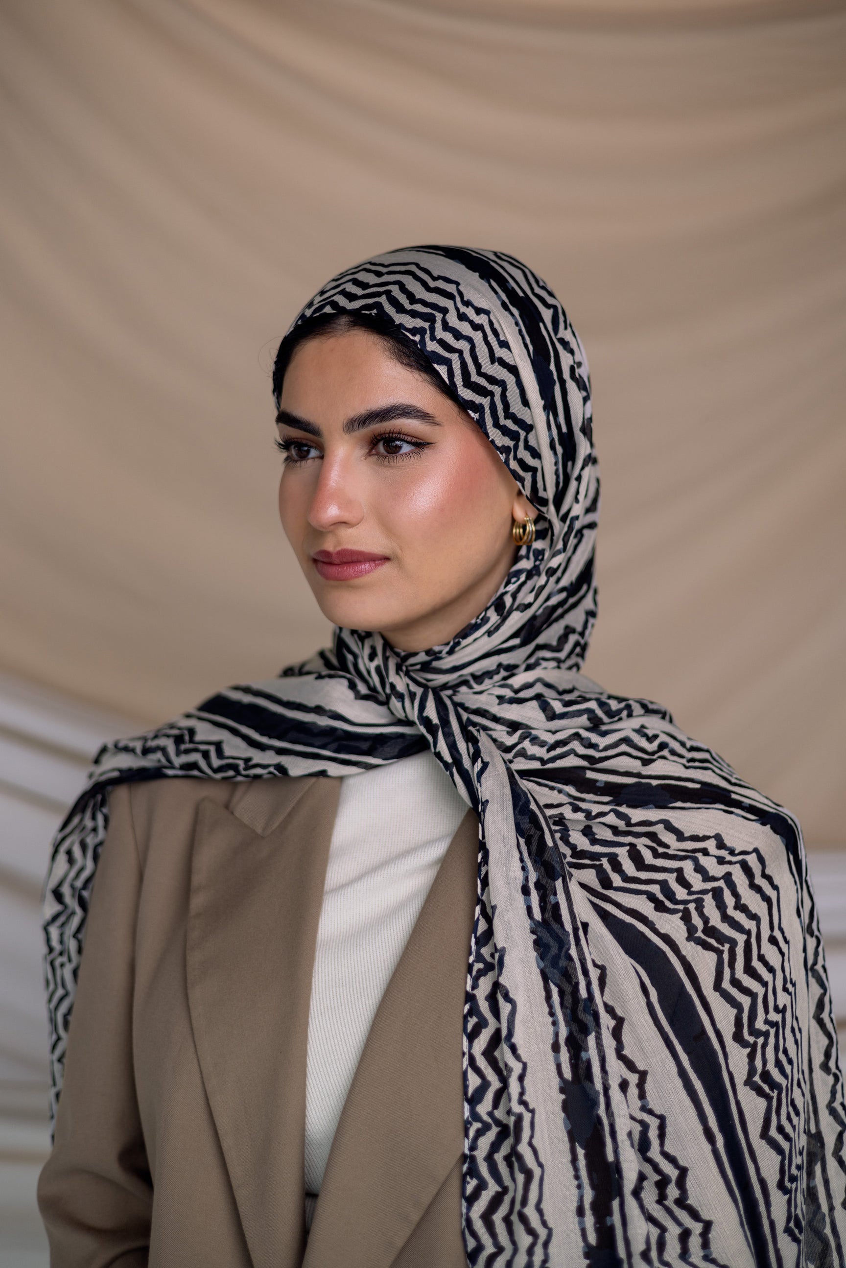 Hatta Black Hijab Online - Elegant & Versatile Styles – Vela